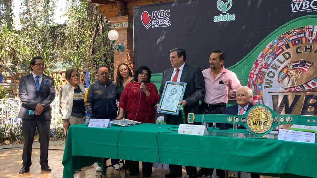 La boxeadora más longeva, Patricia Trejo, fue reconocida por el WBC - El Fildeo